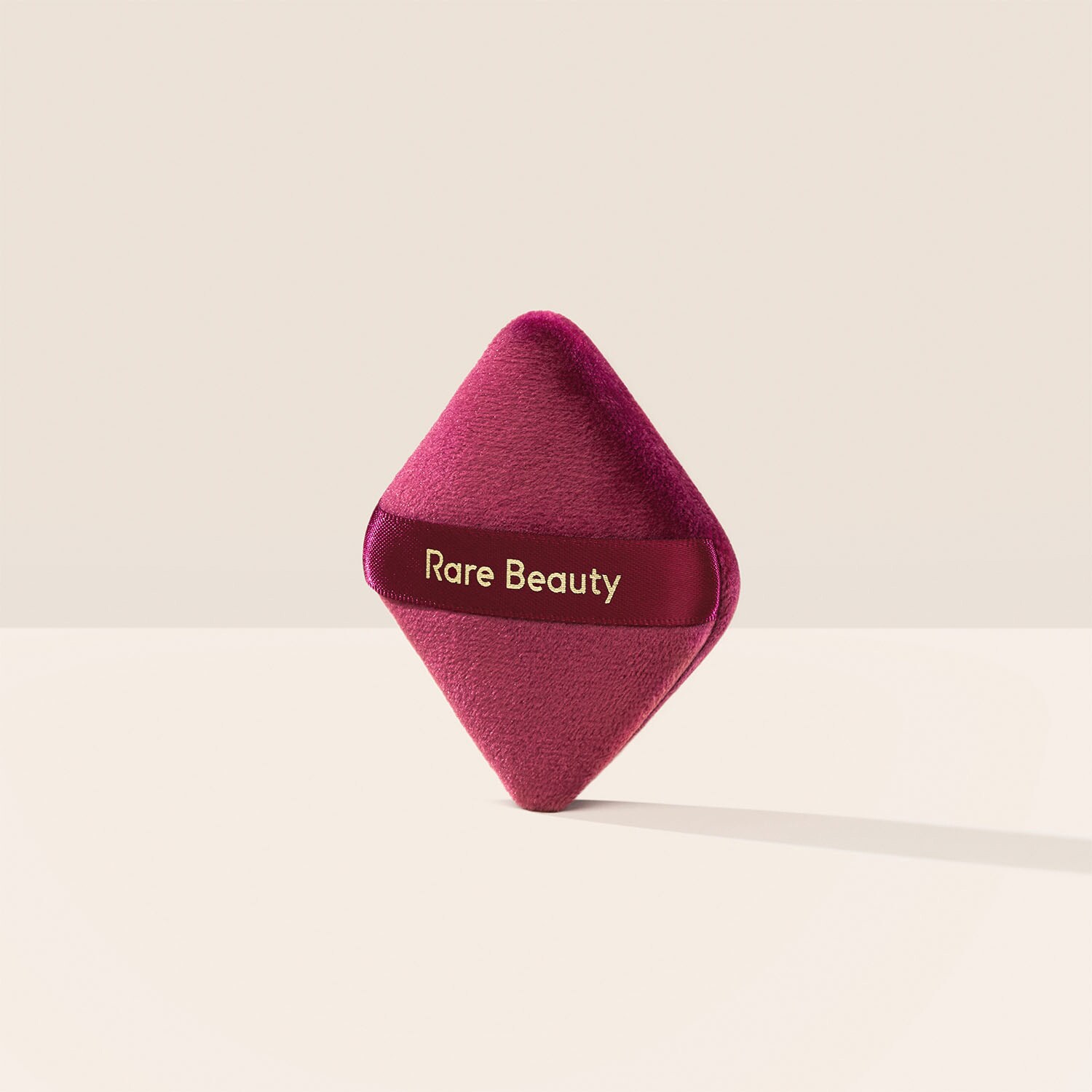 Soft Touch Powder Puff - Puf pentru pudra Rare Beauty ≡ SEPHORA