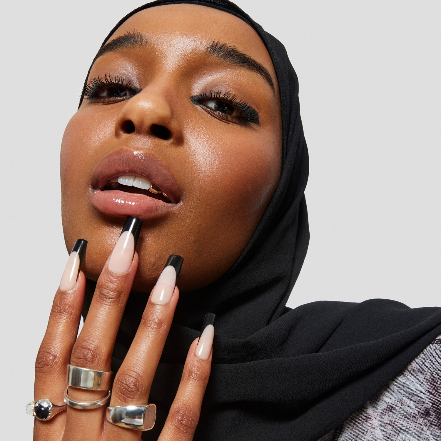 Kush High Roll Mascara - rimel tubing - definitie si volum Milk Makeup ...