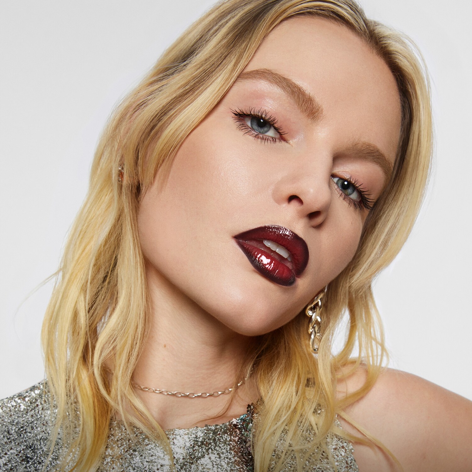 Kush High Roll Mascara - rimel tubing - definitie si volum Milk Makeup ...